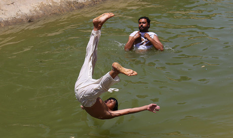 Pakistani Boys Cool Off Canal Beat Editorial Stock Photo - Stock Image ...