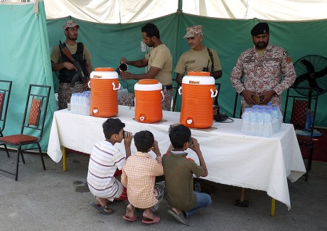 Pakistani Drinks Cold Water Water Tanks Editorial Stock Photo - Stock ...