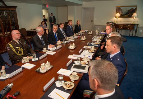 250 Pentagon conference room Stock Pictures, Editorial Images and Stock ...