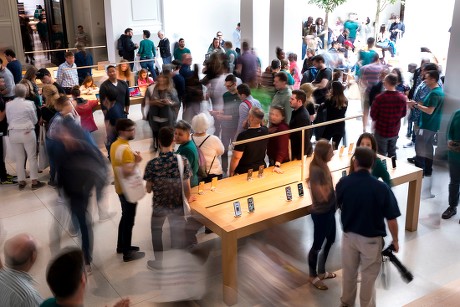 Apple opens Carnegie Library Apple Store, Washington, USA - 11 May 2019 ...
