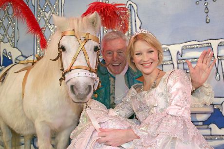 'Cinderella' pantomime photocall, New Victoria Theatre, Woking, Britain ...