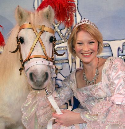 'Cinderella' pantomime photocall, New Victoria Theatre, Woking, Britain ...