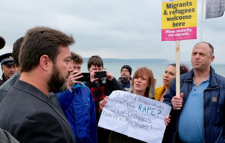 Carl Benjamin UKIP European candidate campaigns in Weymouth, Dorset, UK ...