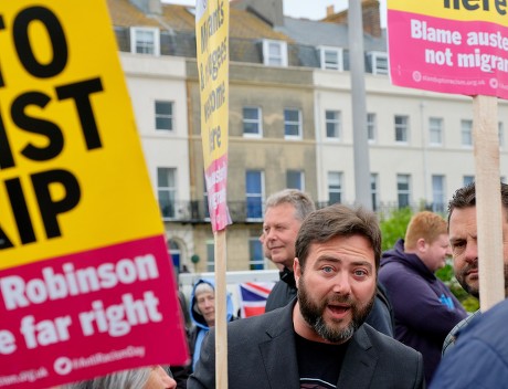 Carl Benjamin UKIP European candidate campaigns in Weymouth, Dorset, UK ...