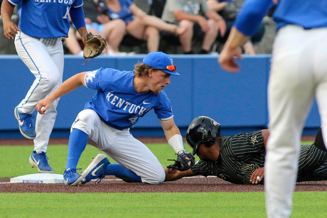 Kentuckys Elliott Curtis Tags Out Vanderbilts Editorial Stock Photo ...