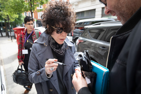 6 Lp signs autographs at bbc Stock Pictures, Editorial Images and Stock ...