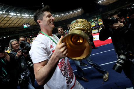 Bayerns Robert Lewandowski Celebrates Trophy After Editorial Stock ...