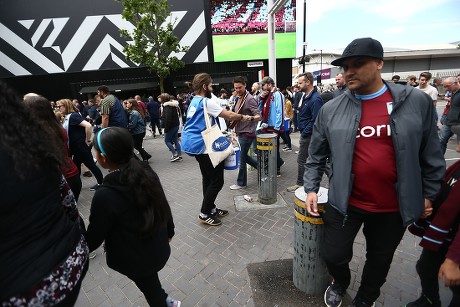 Mind Bucket Collectors Talking Fans Giving Editorial Stock Photo ...