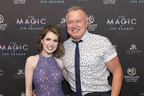 magician jen kramer celebrates 1 year anniversary Fotos stock de ...