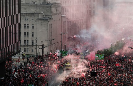 liverpool fc champions league victory parade Stock Photos (Exclusive ...