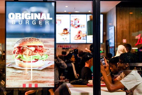 __COUNT__ imágenes de KFC opens first Belgian branch, Brussels, Belgium ...