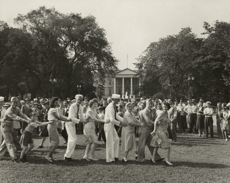73 Wwii ww2 dancing Stock Pictures, Editorial Images and Stock Photos ...