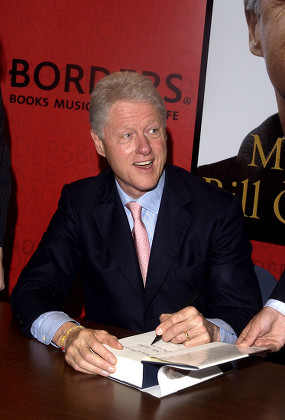 President Bill Clinton Signs Copies My Editorial Stock Photo - Stock ...