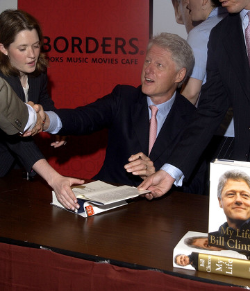 President Bill Clinton Signs Copies My Editorial Stock Photo - Stock ...