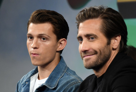 Tom Holland Spiderman Left Jake Gyllenhaal Editorial Stock Photo ...