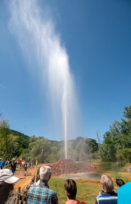 Visitors Watch Eruption Cold Water Geyser Editorial Stock Photo - Stock ...