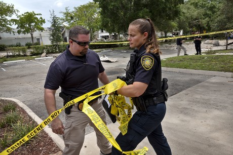 Police Officers Guard Perimeter Around Area Editorial Stock Photo ...