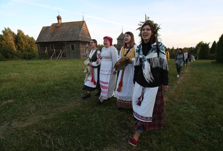 Belarusians Dressed Traditional Clothes Sing Songs Editorial Stock ...