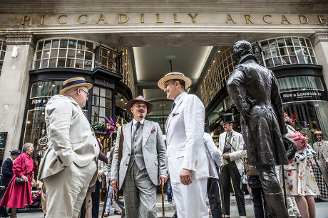 grand flaneur walk mayfair : photos de stock (exclusives) | Shutterstock