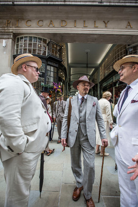 grand flaneur walk mayfair : photos de stock (exclusives) | Shutterstock