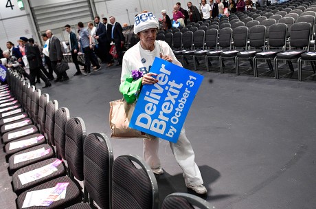 Party Members Arrive Conservative Party Leadership Editorial Stock ...