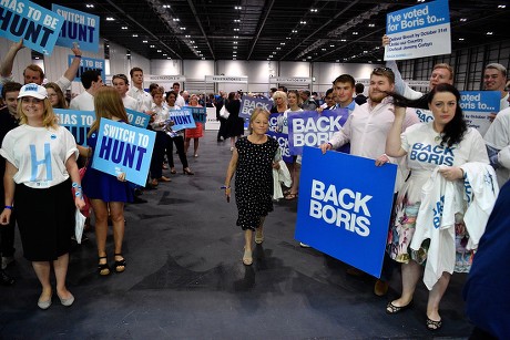 Party Members Arrive Conservative Party Leadership Editorial Stock ...