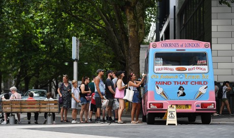 Londoners Queue Ice Cream Van London Editorial Stock Photo - Stock ...