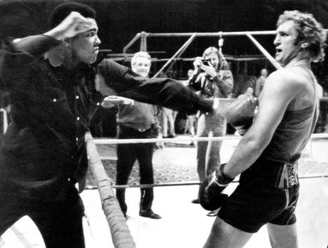 Joe Bugner 1973 Long Left Muhammad Editorial Stock Photo - Stock Image ...