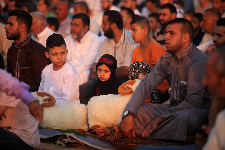 Palestinian Muslims Attend Morning Prayer Celebrating Editorial Stock ...