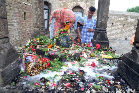 Indian Hindu Devotees Pour Holy Water Editorial Stock Photo - Stock ...