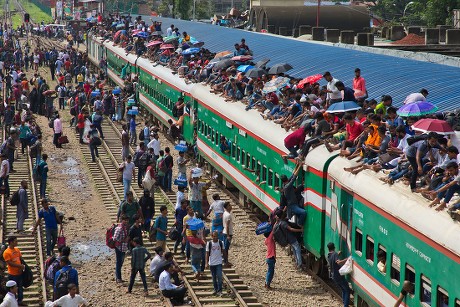 Men Women Pack Into Train Carriages Editorial Stock Photo - Stock Image ...