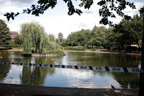 police discover body pond feltham london Stock Photos (Exclusive ...
