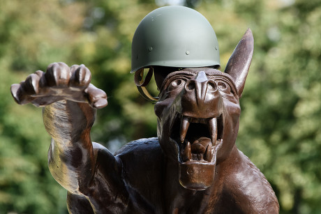 500 Hitler salute Stock Pictures, Editorial Images and Stock Photos ...