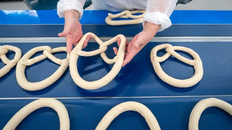 DITSCH PRETZELS STAND MAINZ CENTRAL STATION Editorial Stock Photo ...