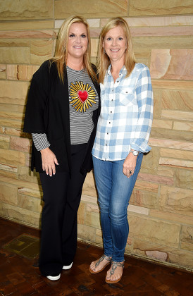 Trisha Yearwood Signs Fans Arm Tattoo Editorial Stock Photo - Stock ...