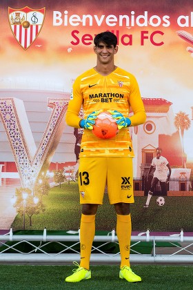 Sevilla Fcs New Moroccan Goalkeeper Yassine - Foto de stock de ...