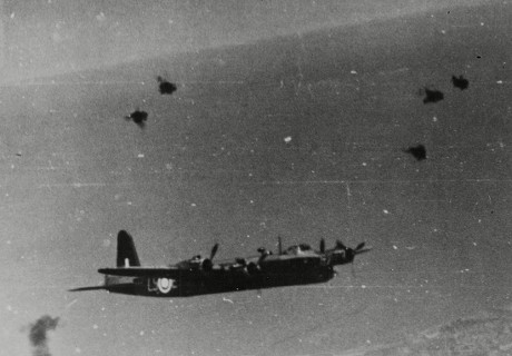 20 Flying through flak Stock Pictures, Editorial Images and Stock ...