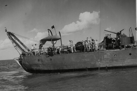 Wwii Britain Navy Minesweepers Clearing Mediterranean Editorial Stock ...