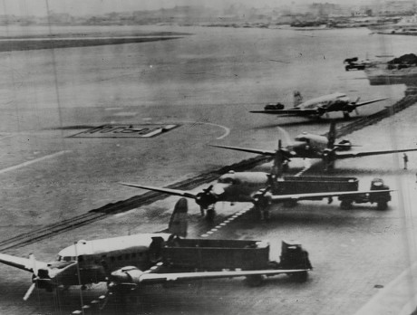 500 1940s fighter planes Stock Pictures, Editorial Images and Stock ...