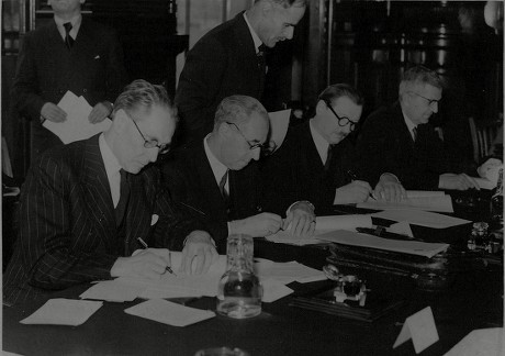 Wwii Peace United Nations Conferencesigning European Editorial Stock ...