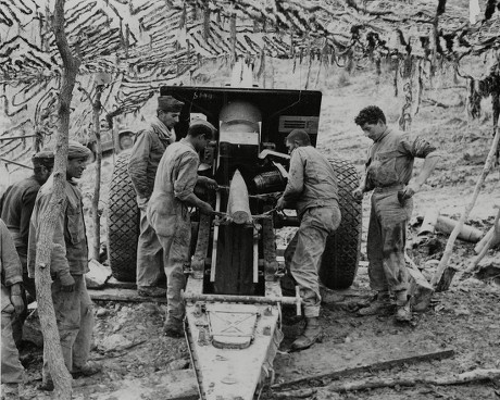 2 Howitzer barrel shows Stock Pictures, Editorial Images and Stock ...