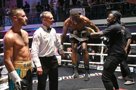 __COUNT__ Goodwin Sports Show, Boxing, York Hall, Bethnal Green, London ...