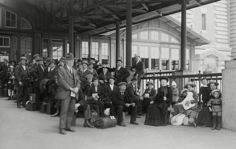 22 Ellis island immigrant building Stock Pictures, Editorial Images and ...