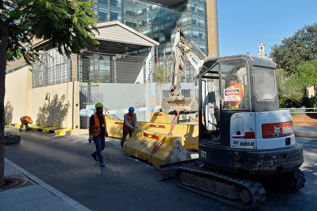 __COUNT__ Cement barrier around UN ESCWA building in Beirut removed ...