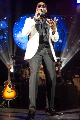 __COUNT__ Joe Thomas in concert at the Eventim Apollo, Hammersmith ...
