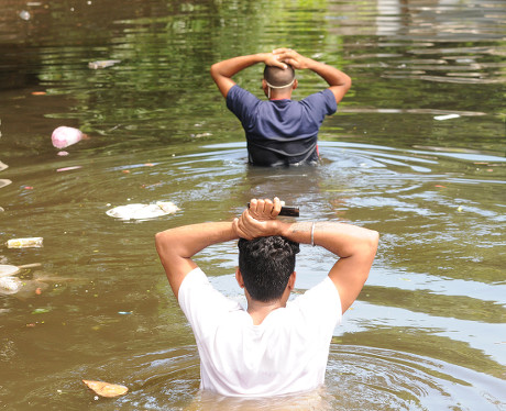 People Leave Their Residences Waterlogged Area Editorial Stock Photo ...