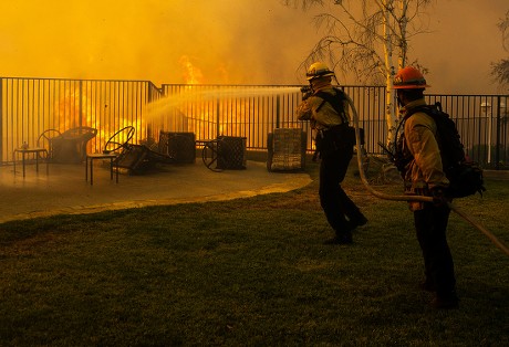 Firefighters Work Extinguish Saddleridge Fire Porter Editorial Stock ...