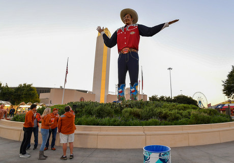 NCAA Red River Rivalry Sooners vs Longhorns, Dallas, USA - 12 Oct 2019 ...