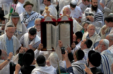 __COUNT__ Sukkot Jewish holiday: mass priestly blessing at Jerusalem's ...