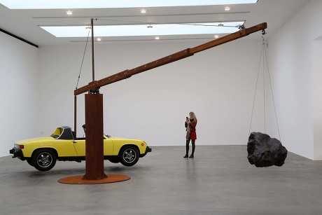Measured Exhibition Two Large Scale Works : photos éditoriales de stock ...